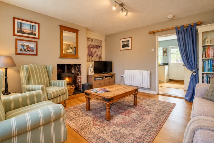Brick And Flint Norfolk Cottage, Dog Friendly. - Norfolk