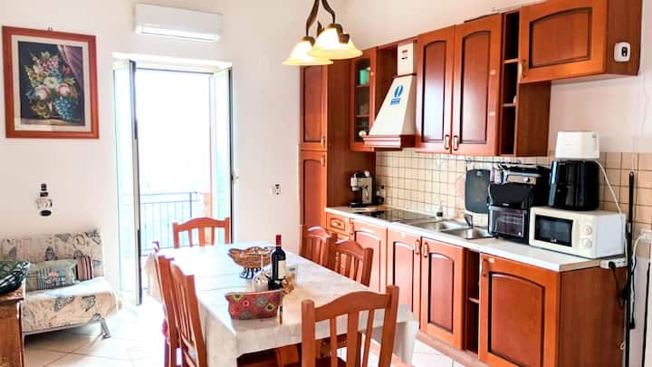 *Large Balcony, Ac, Panorama, Fast Wi-fi, & Ebikes - Castellabate