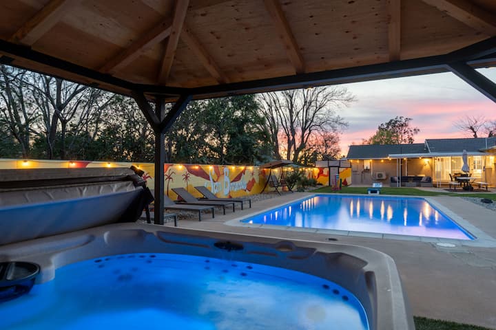Hot Tub, Fire Pit/game Room/ Near Nos Center - San Bernardino, CA