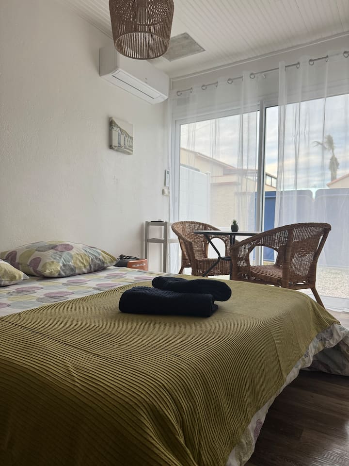 Studio Calme Avec Cour Privée, Plage à Pied - Plage du Racou