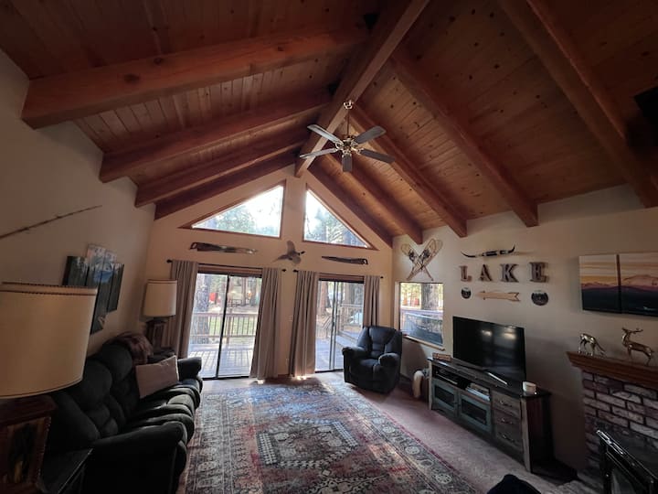 Almanor Nook- Cabin On The Peninsula - Lake Almanor, CA
