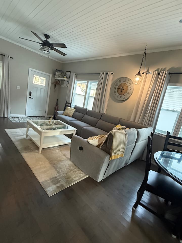 The Captains Quarters. *Licensed* - Crystal Beach