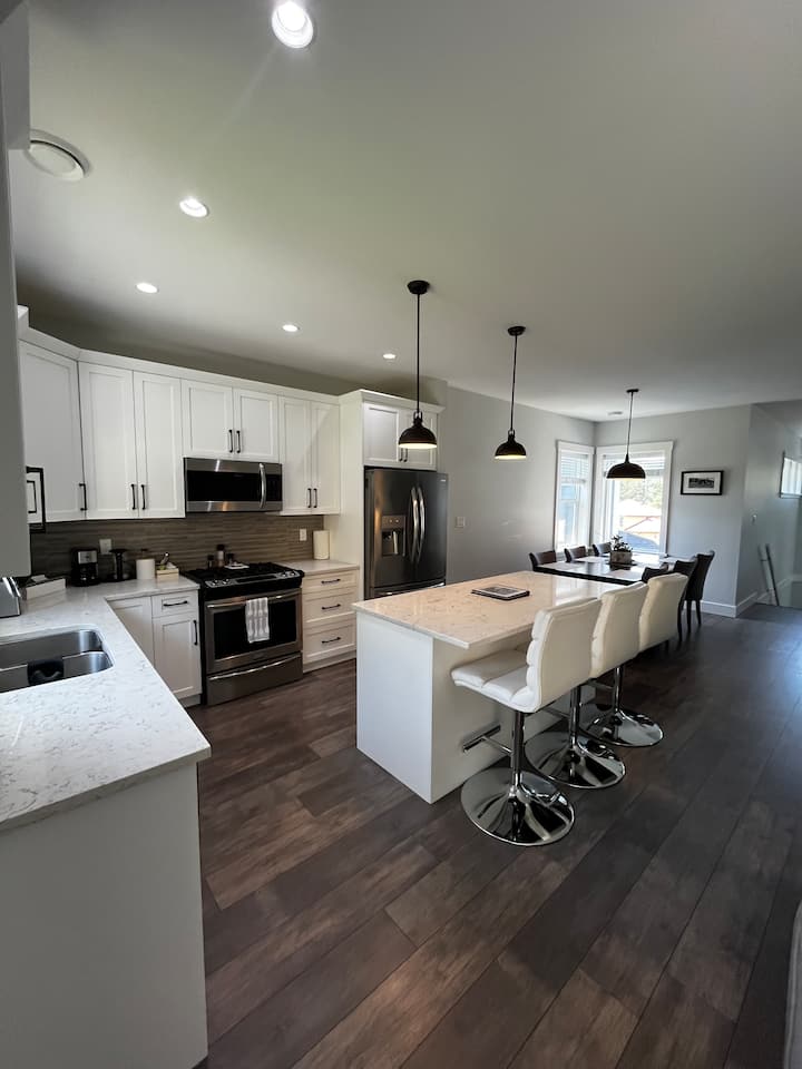 Gorgeous Family Home! - Victoria