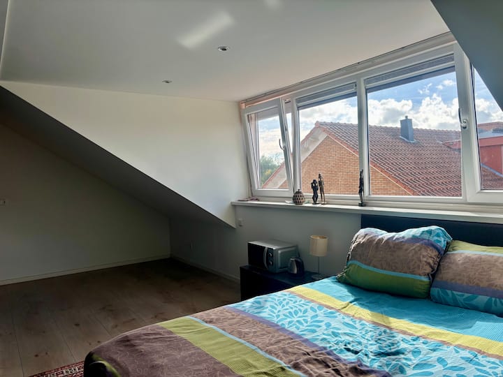 Modern & Spacious Room In Aalsmeer Cristian - Amstelveen
