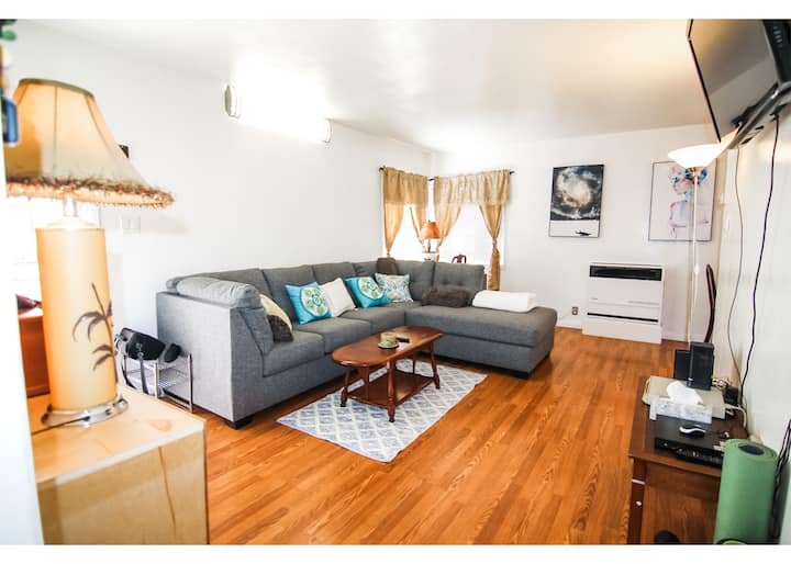 Cozy 2br House Near Lax, Huge Yard, Washer/dryer - 잉글우드