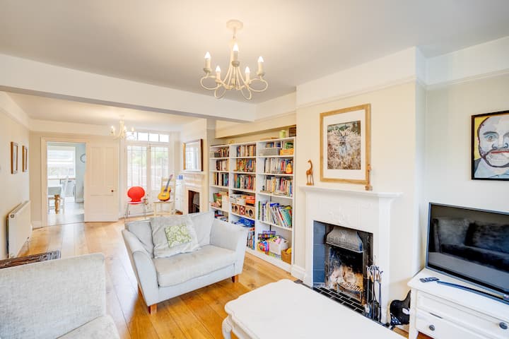 Bright Family Home With Garden | Walk To Amersham - Beaconsfield, UK
