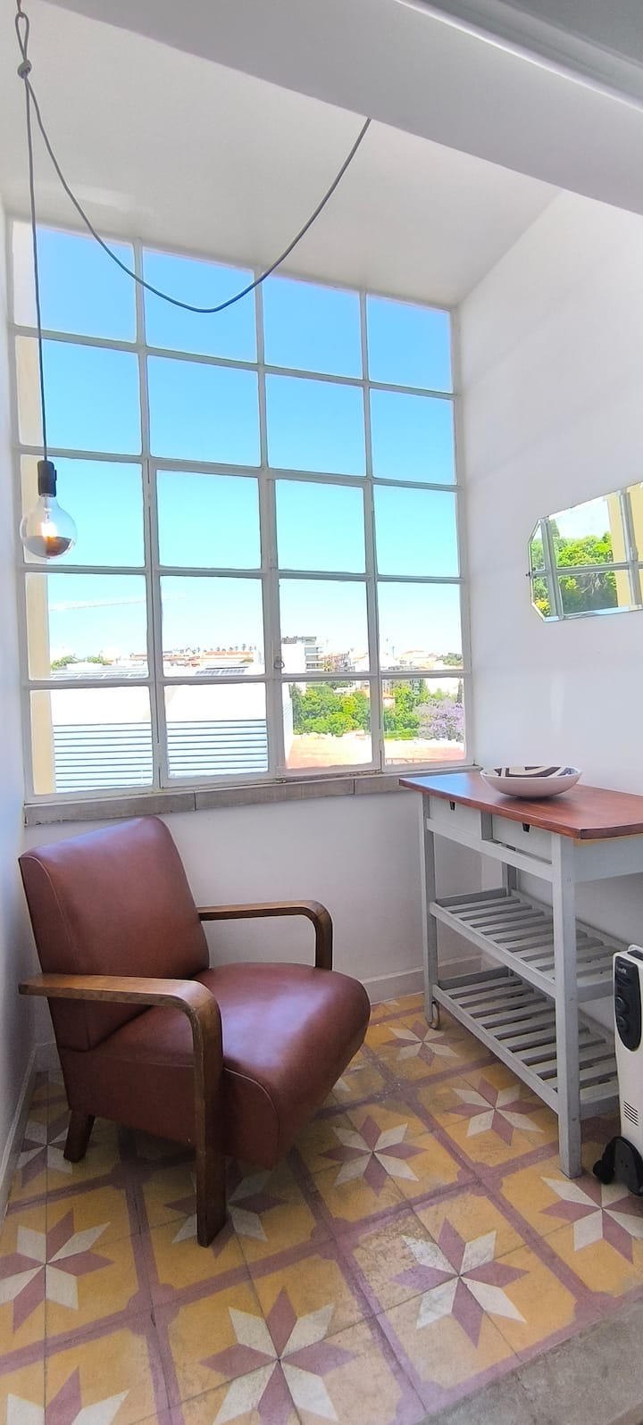 Sunny, Bright, And Petit Apartment In Estrela - Lisbon