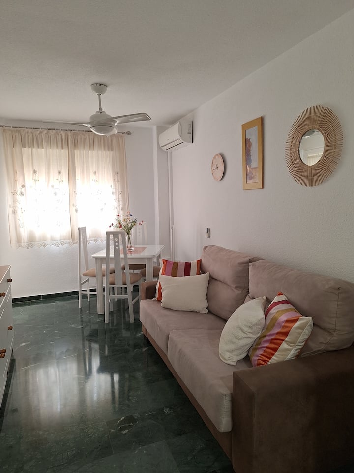 Apartamento De Un Dormitorio A 5 Mins De La Playa - Roquetas de Mar