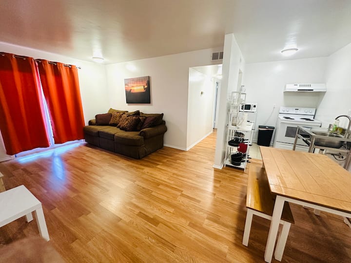 Boutique "California Dreaming" A Entire Apartment - Huntsville