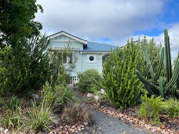 ‘The Nest’ 3 Bed House By The Beach, Pet Friendly - Toogoom