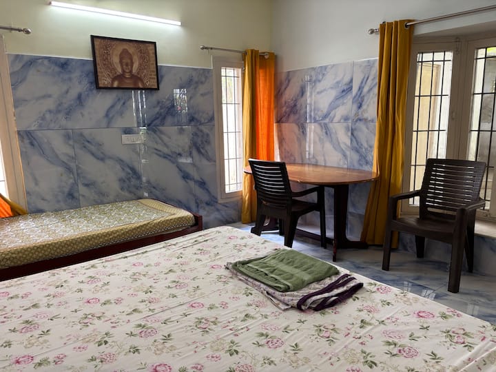 Spacious Private Access Room In Sholinganallur - Chennai