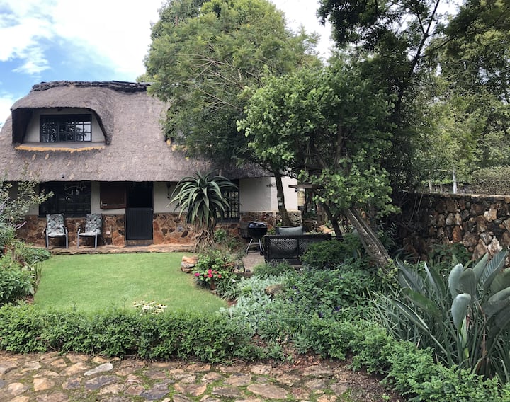 Rambling Rose Cottage - Centurion