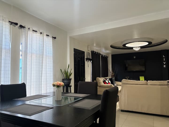 Family Home In San Salvador - San Salvador