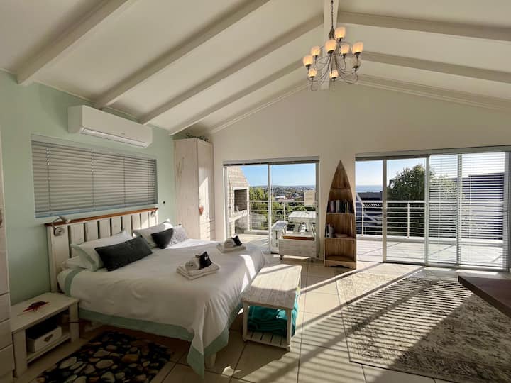 Sonnemeisie De Kelders  Welcomes You! - Gansbaai