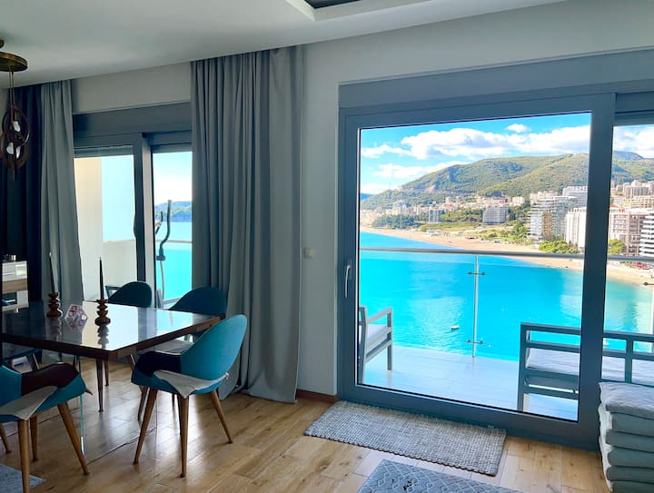 Роскошный вид на море горы - Montenegro