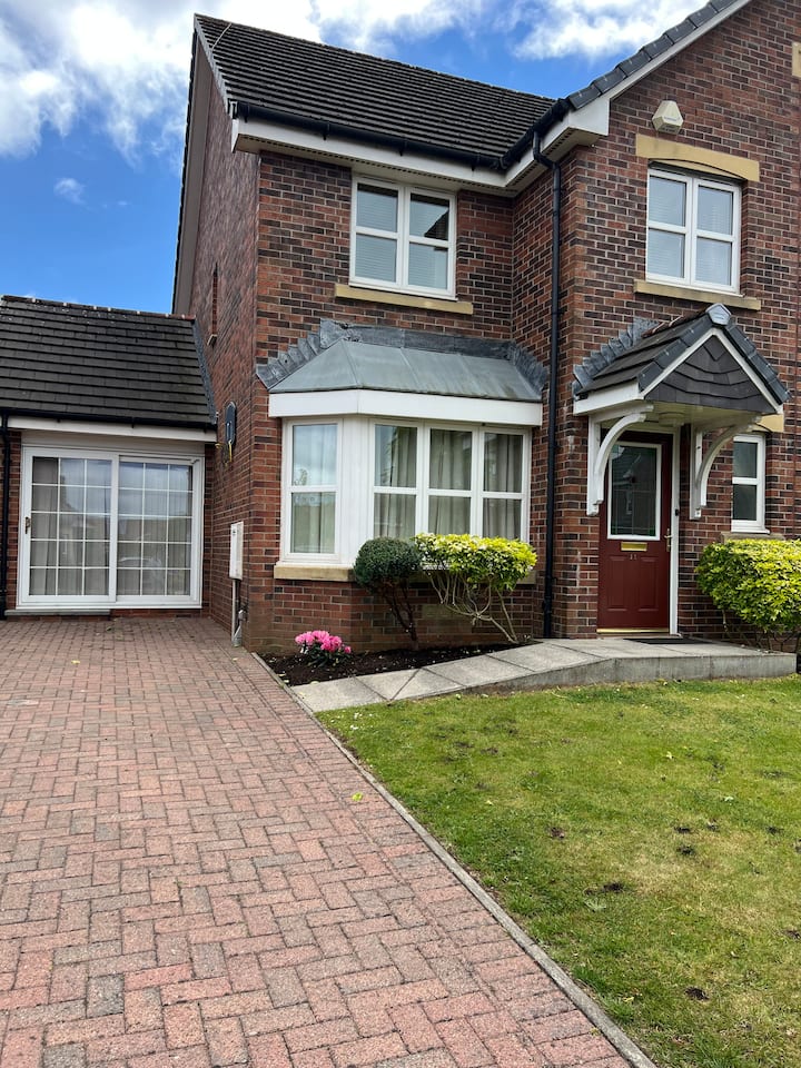 Lovely Edinburgh House With Garden&private Parking - Edinburgh