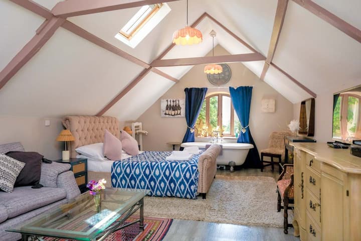 Hidden Gem. Private Hot Tub And Gardens. - Bridgwater