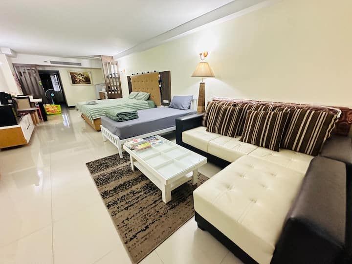 35 한국 영사관 소재지 马路对面是One宁曼和maya/让您吃住行玩购物一站式到位 - Chiang Mai