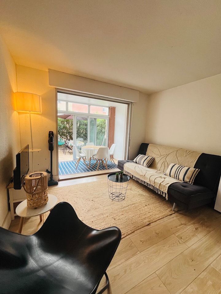 Petit Cocon Avec Jardinet Privé, Piscine, Parking - Canet-en-Roussillon