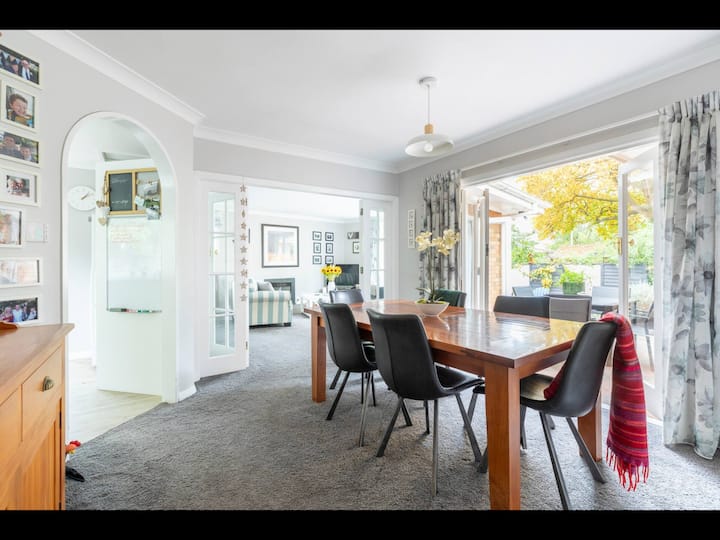 Nice Room In Lovely Home Set Amongst The Trees - Palmerston North
