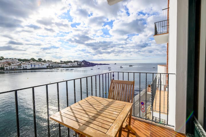 Apartamento De 2 Habitaciones, Con Vistas Al Mar - Cadaqués