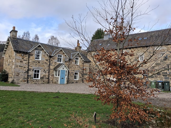 Quirky Rural Detached Mill House Cottage - Kenmore