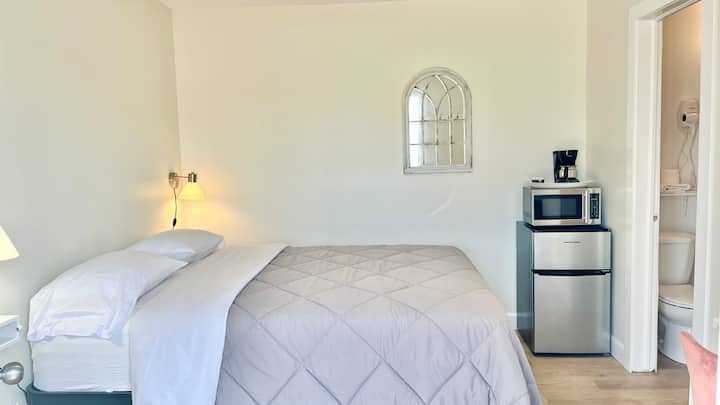 Lakeside Inn Apartment #6 - Orillia