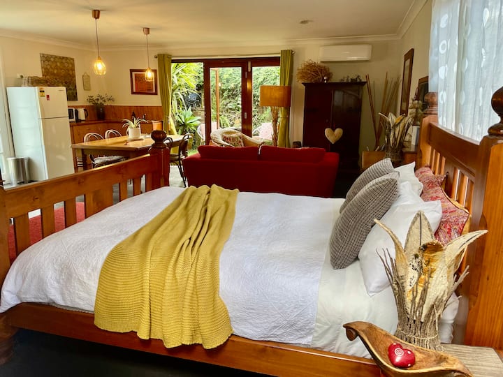 Spacious. Quiet. Relaxing. Super Close To Town. - Berry