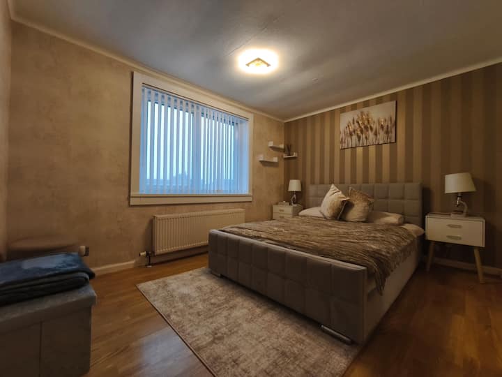 Two Bedroom Apartment In Dundee,
With Free Parking - Dundee