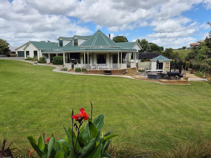 Kawau - House Upstairs - Private Area - Palmerston North