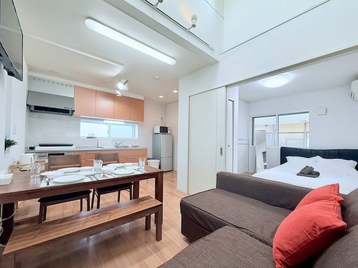 人気のJr山手線池袋駅徒歩10分　最大9人宿泊ok　綺麗な戸建　リビング＋キッチン＋３Room - Ikebukuro