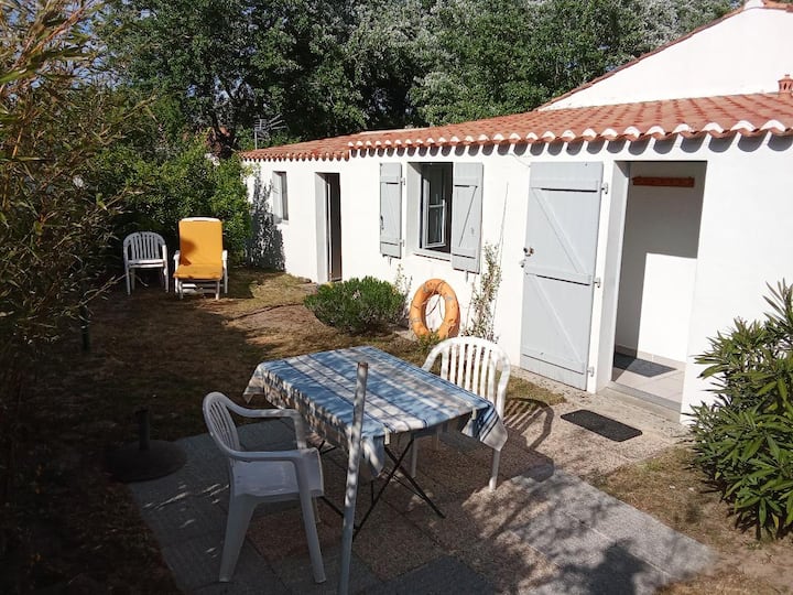 Endroit Très Calme, Plage Sauvage, Maison Simple - Barbâtre