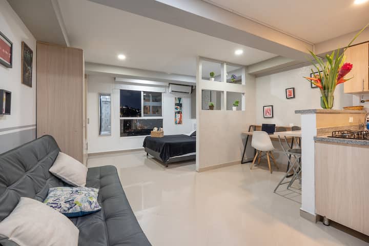 Apt · City Views 27th Floor / 0% Airbnb Commission - Medellín