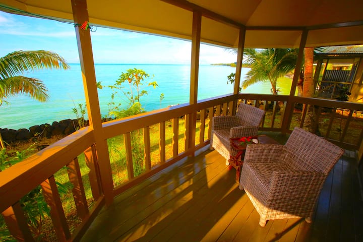 Superior Oceanfront Bungalow - Apia