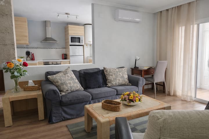 Semana Santa -2 Min Metro-15 Min To Seville Center - Dos Hermanas