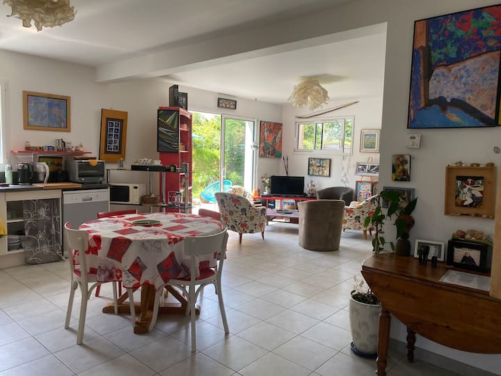 Maison D'art, Proche Mer, Côte De Granit Rose - Trégastel