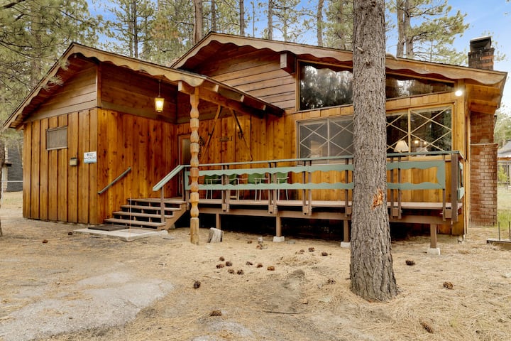 Single-level Big Bear Cabin: Fenced Yard, Wood Fireplace, 3-car Parking - California
