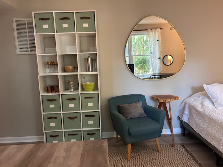 Simply Enough Peaceful Guest Suite - Chapel Hill, NC