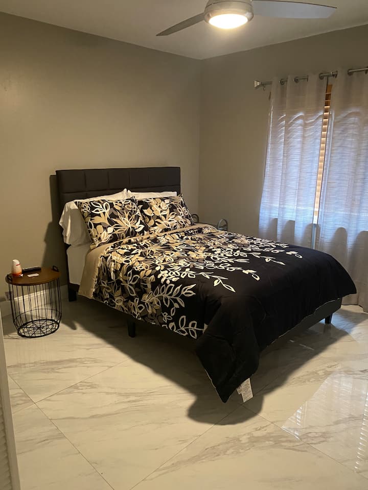 The Urban Cottage - Miami Gardens, FL