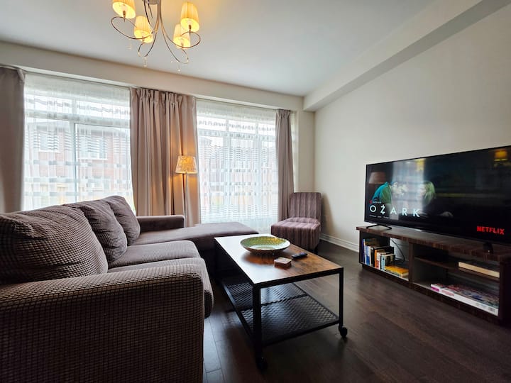 Spacious 3bd Home • Parking (2 Cars) • Shops/hwys - Markham