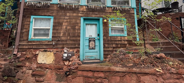 The Hobbit Hole At Mooney’s Place - Manitou Springs, CO