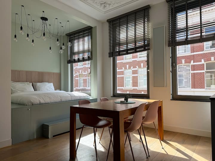 Stylish Studio Between City Center & The Beach! - The Hague