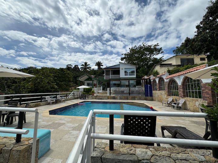 Hermosa Casa En Anapoima Excelente Ubicacion - Anapoima