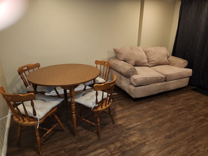 Clean, Beautiful One Bed Room Basement Apartment - Guelph