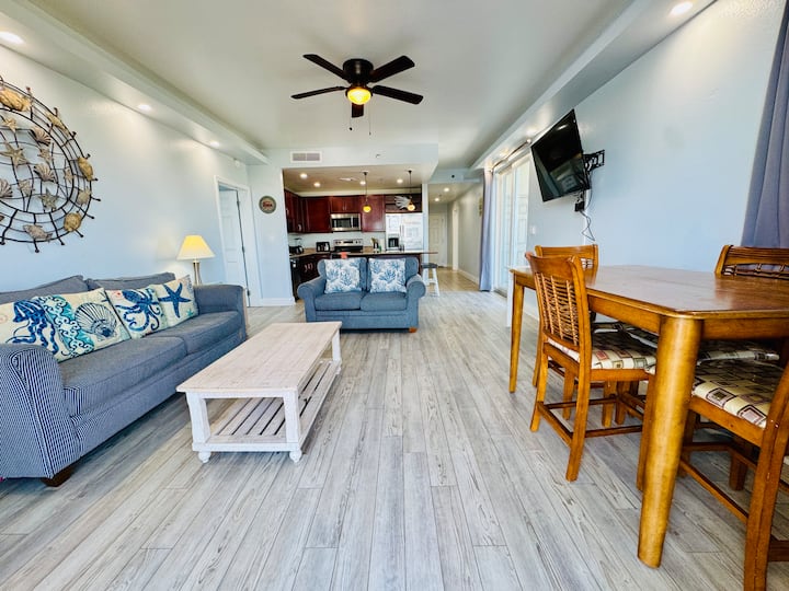 438 - No Elevators Needed Park On Same Floor!large Wraparound Balcony - Panama City Beach, FL