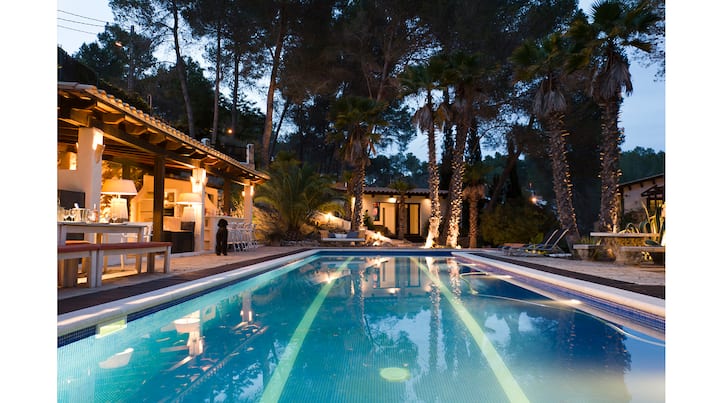 Villa Palmera, W/ New Gym & Spacious Event Room - Vilafranca del Penedès