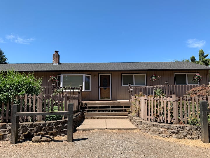 Rural Country Home - Milo McIver State Park, Estacada