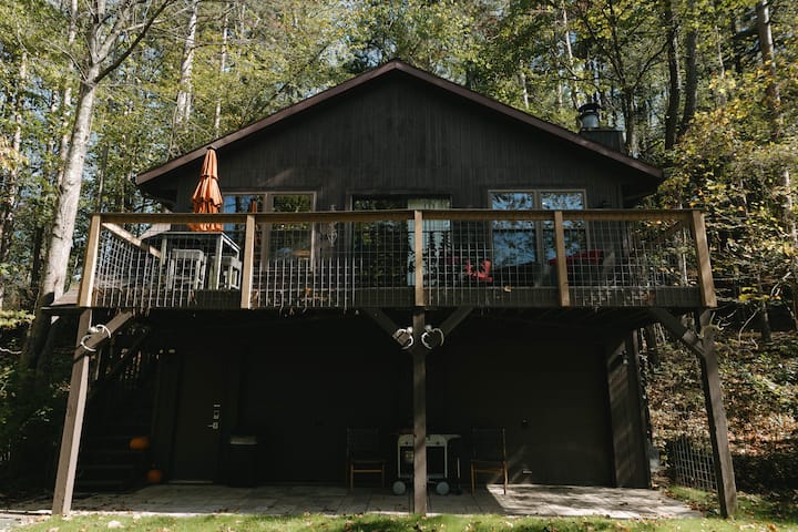 High Tech Cabin In The Hills Of Guernsey County - Cambridge, OH