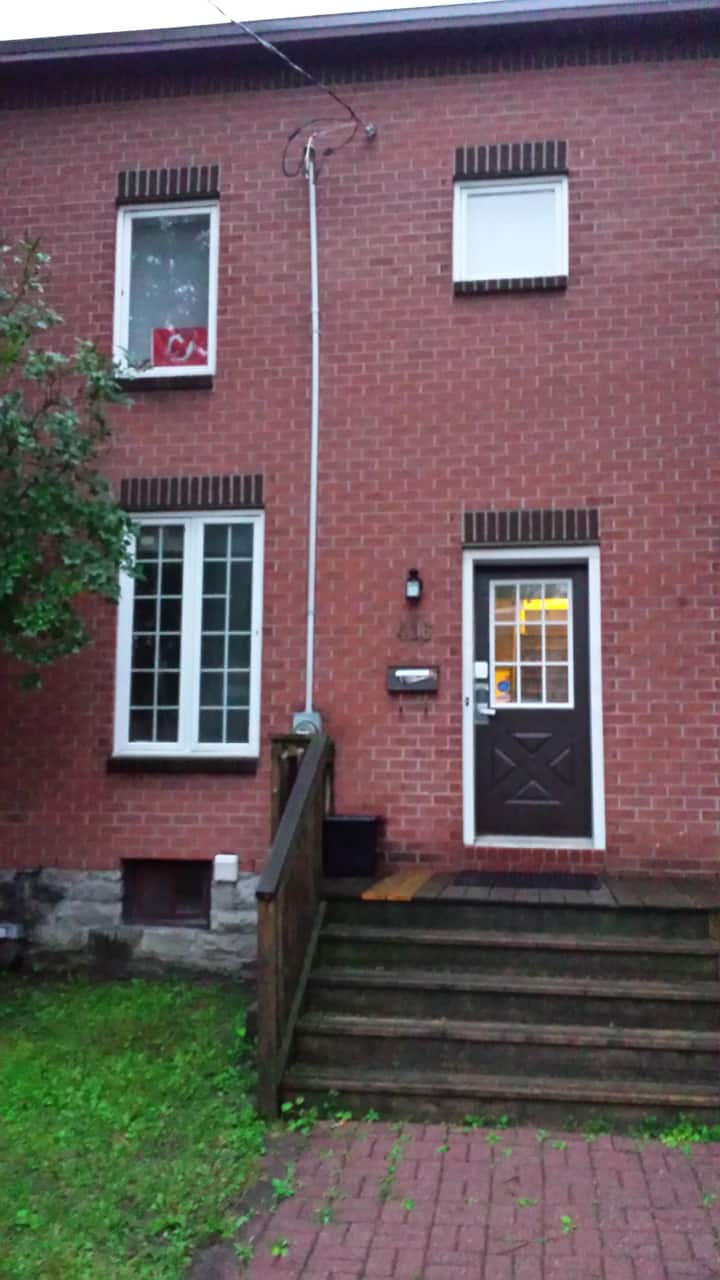 Charming Private Bedroom In Female Only Residence - Ottawa