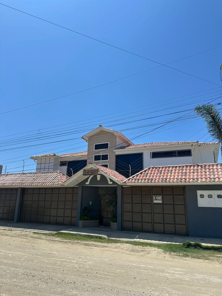 Amplio Departamento Planta Baja En Salinas - Salinas